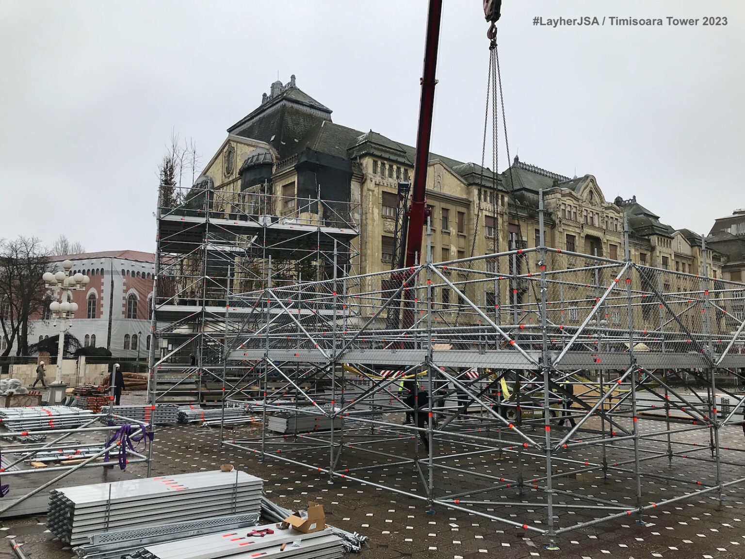 СМОТРОВАЯ БАШНЯ ИЗ КОНСТРУКЦИИ LAYHER В КУЛЬТУРНОЙ СТОЛИЦЕ ЕВРОПЫ 2023 — СЦЕНИЧЕСКАЯ КОМПАНИЯ JSA